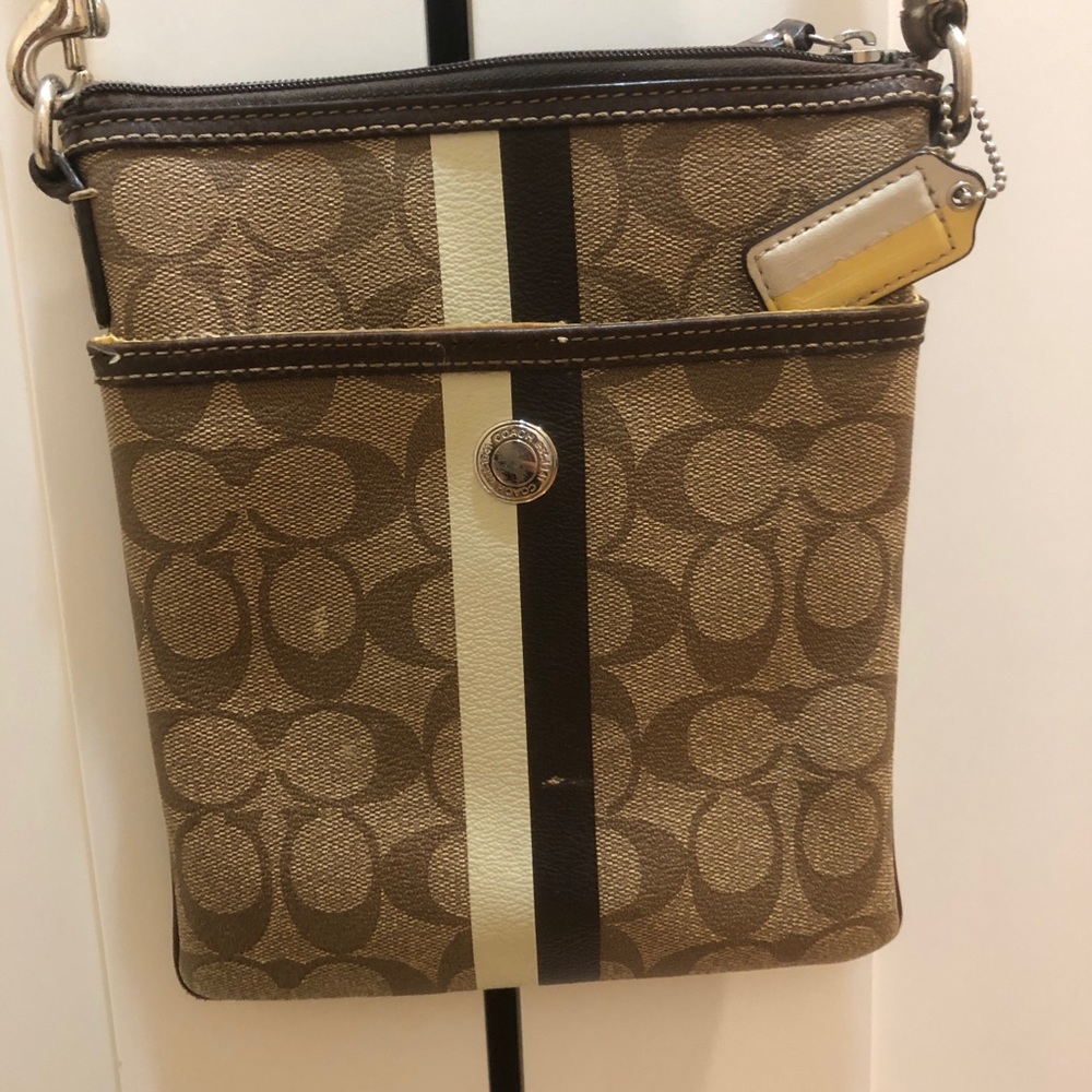 Coach Messenger Kitt Jacquard Crossbody Bag - Gem